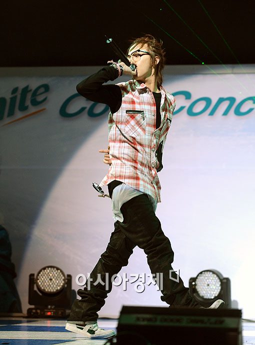 [포토]빅뱅 권지용, 머리 휘날리며 - 아시아경제