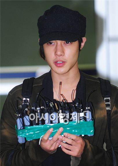 SS501 leader Kim Hyun-joong arrives in Korea - 아시아경제