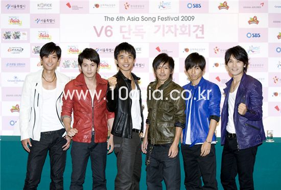 V6 Seoul concert tickets sell out in 10 minutes - 아시아경제