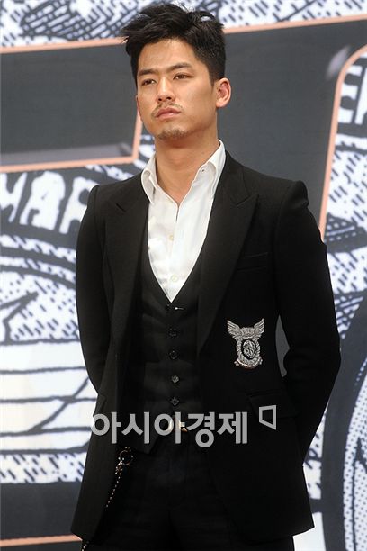 [PHOTO] Lee Yong-woo attends press conference for "Birdie Buddy" - 아시아경제