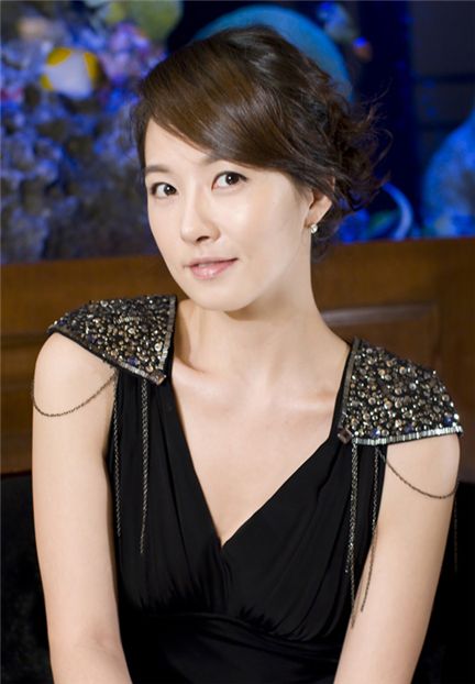 Actress Kim Suna signs with new agency - 아시아경제