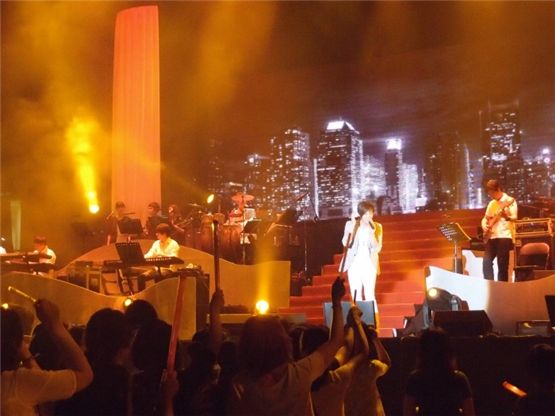 Shin Hye-sung holds concert in China over weekend - 아시아경제