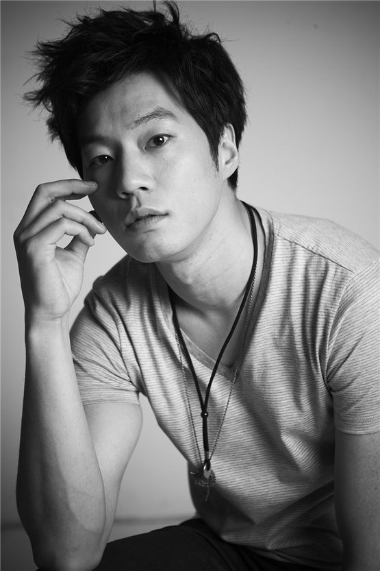 Lee Cheon-hee set to play terminally ill CEO in new TV series - 아시아경제