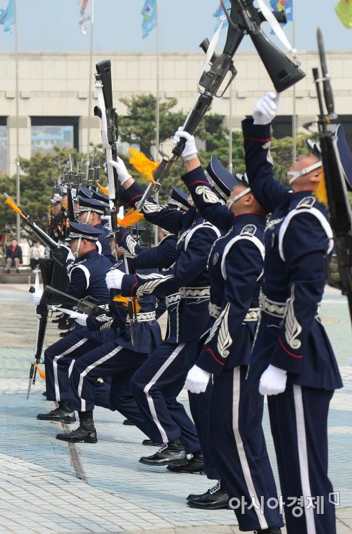 [포토]우리가 국군 의장대 - 아시아경제