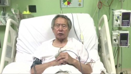 [포토]“사면 고맙다 용서 구한다” 병상서 영상메시지 공개한 후지모리 아시아경제