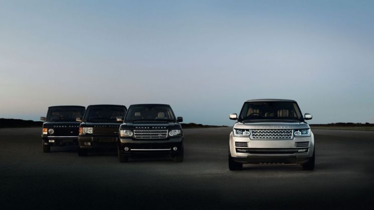 'The Origin of Luxury SUVs' Land Rover Range Rover: 50 Years of History ...