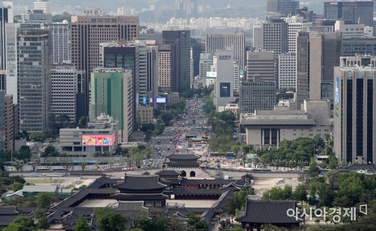[포토] 청와대 뒷편 북악산에서 바라본 광화문 - 아시아경제