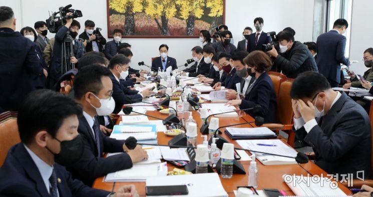 [Budget Focus] Controversy Over "Everyone Allocating AI Budgets ...