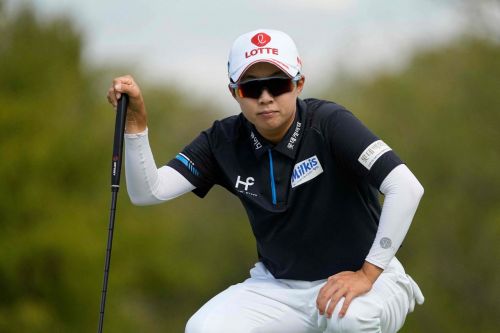 김효주 "이번엔 내 차례"…‘2타 차 선두 질주’ - 아시아경제