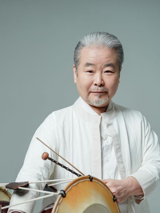 "Showing the Power of Shinmyeong"… Samulnori Master Kim Deok-su's 65th ...