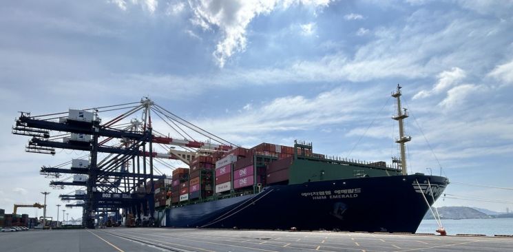 Yeosu Gwangyang Port Authority Attracts HMM 13,000 TEU-Class North ...