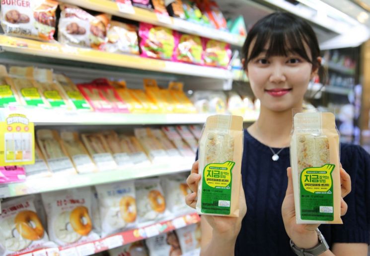 [Today's New Item] Ottogi 'Pouch Tuna' to Pour Directly Over Rice and ...