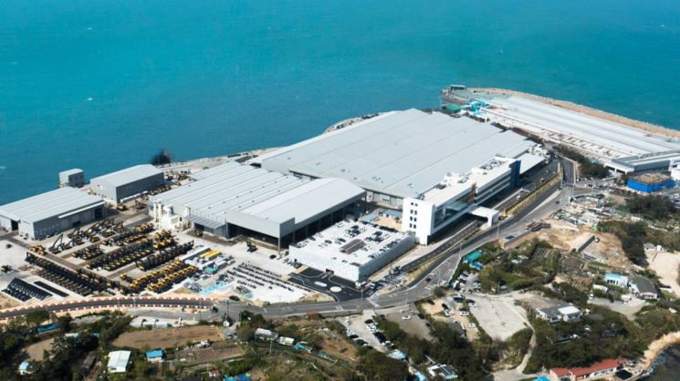 HD Hyundai Construction Equipment Ulsan Plant Transformed into 'Smart ...