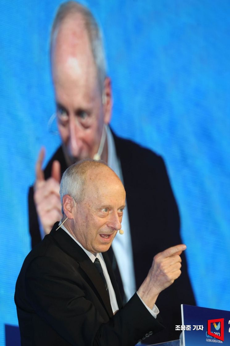 [Photo] Harvard Professor Michael Sandel Giving a Lecture - The Asia ...