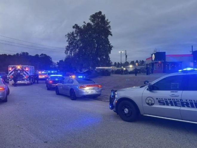 "Late for Work, Then a Gun Drawn"... Brawl Erupts Among Employees at US ...