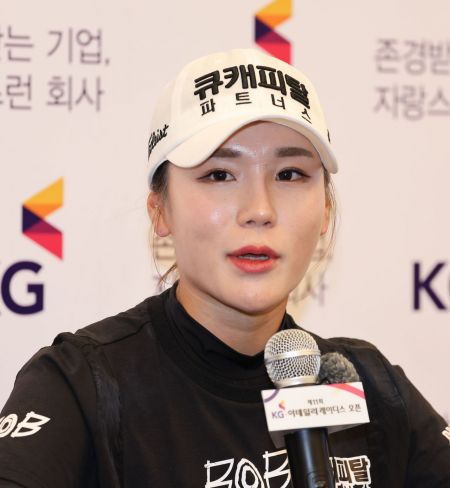 Hwang Jeongmi and Kim Heeji "Join Pepper Savings Bank Golf Team" - 아시아경제