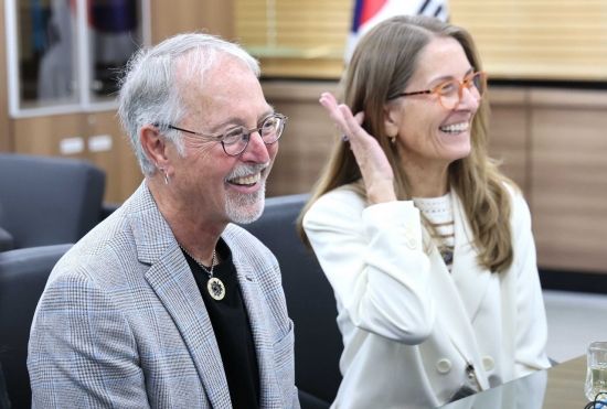 [Photo] "K-culture Ambassador" Professor Sam Richards Holds Discussion ...