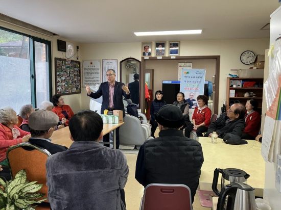 Yeoncheon County's "Elderly Happiness Reading School" Makes a Joyful ...